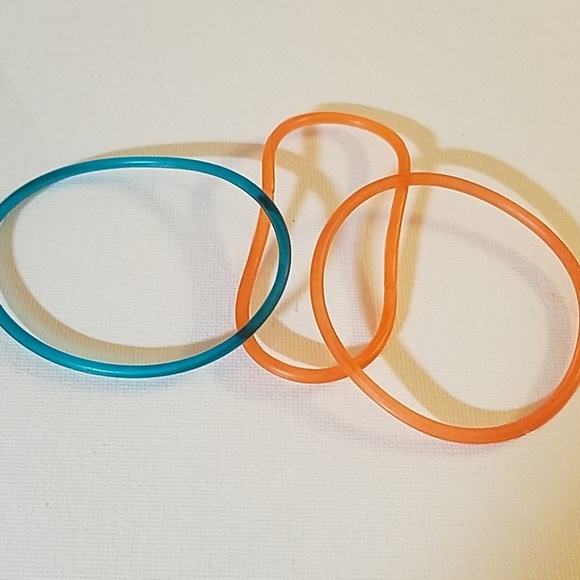 Felt's Fun Finds | Jewelry | Vintage 98s Rubber Bracelets Set Of 3 ...